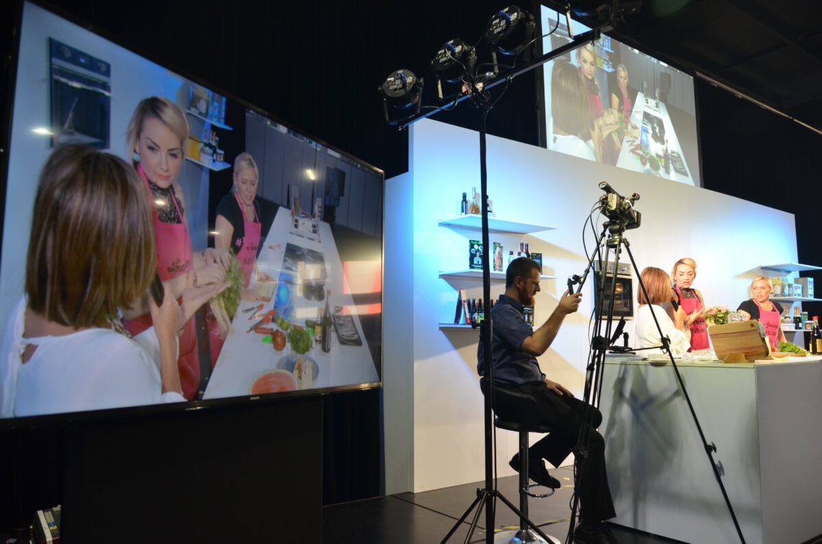 Live to Screen - Fordtronic AV